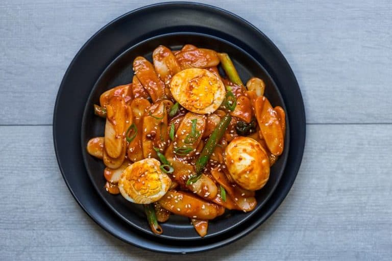 Cách Làm Tokbokki Ngon & Chuẩn Nhất 2021 - Thật Là Ngon