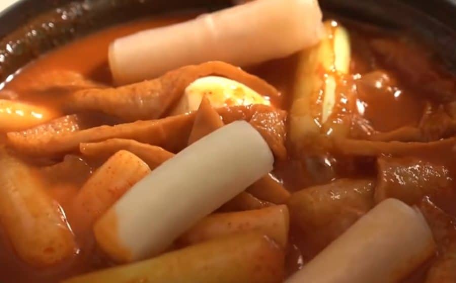 Cách Làm Tokbokki Ngon & Chuẩn Nhất 2021 - Thật Là Ngon